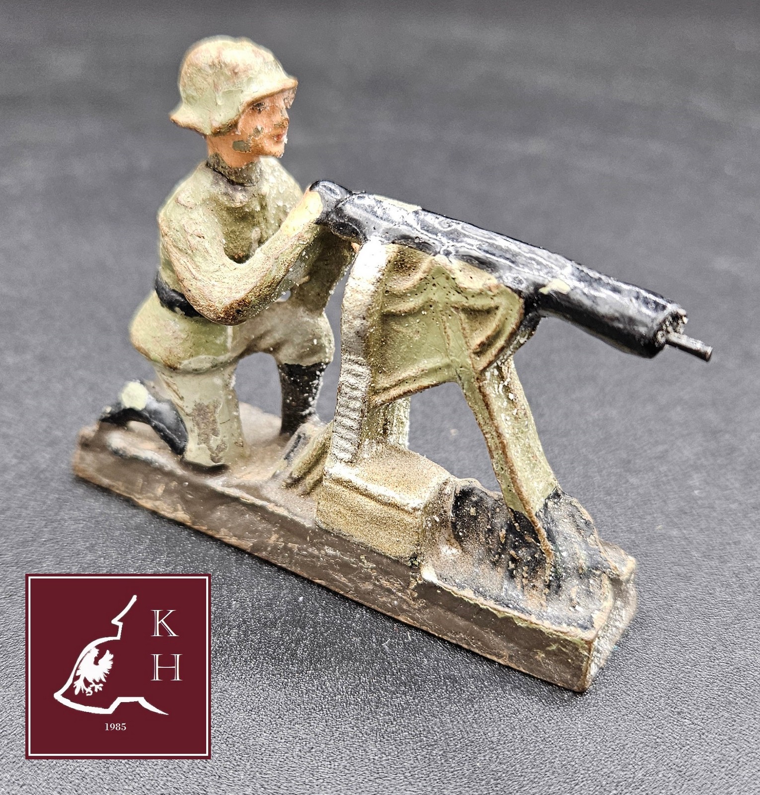 LEYLA german toy soldier firing with machine gun - Karl Häuser