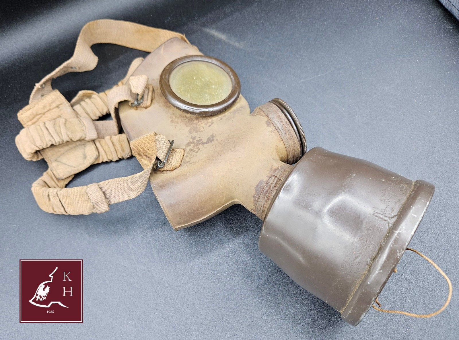 ITALIAN ROYAL ARMY WW2 GASMASK PIRELLI T35 - WITH ITS FILTER - Karl Häuser
