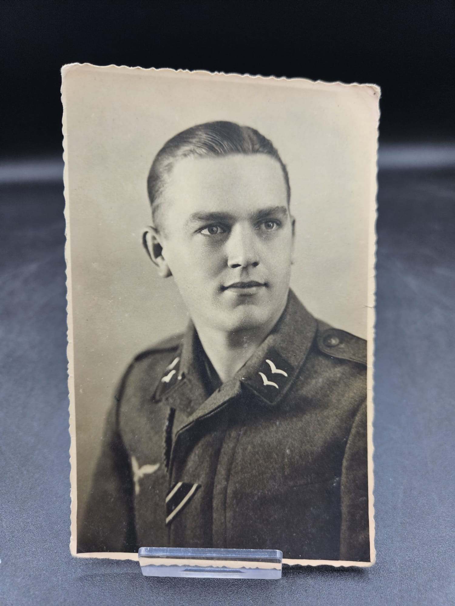 Postcard picture of a german soldier in ww2 - Luftwaffe mit ek2 - Karl ...