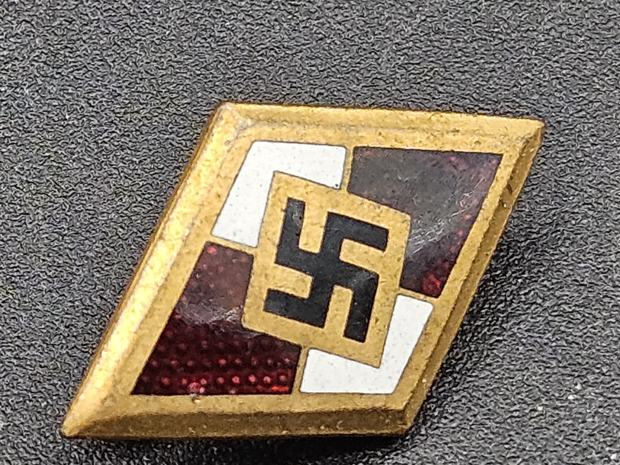 Hitler Jugend Mitgliedsabzeichen - gold - Karl Häuser